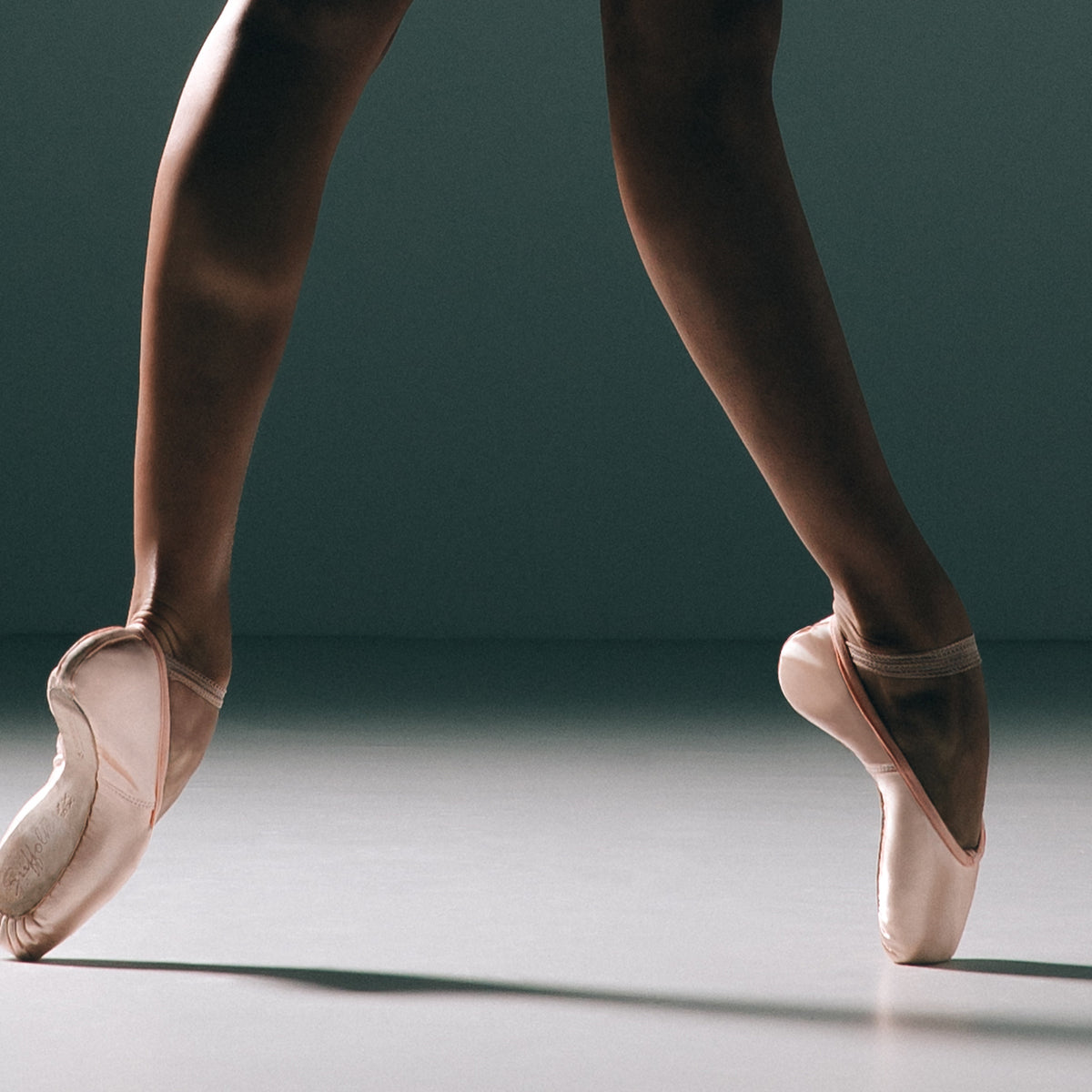 How to break in pointe shoes – Suffolk Dance
